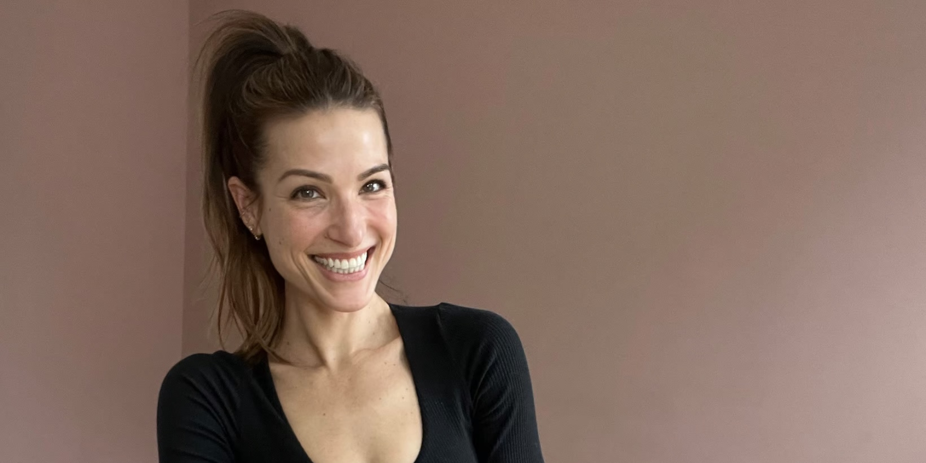 Lia Bartha Favorites 2025 – AKAR